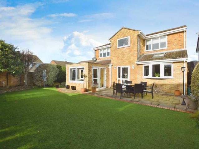 4 Bedroom Detached House