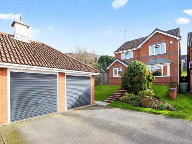 4 Bedroom Detached House
