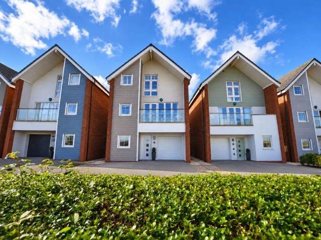 4 Bedroom Detached House