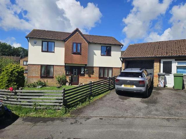 4 Bedroom Detached House