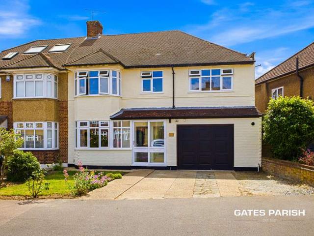 4 Bedroom Detached House