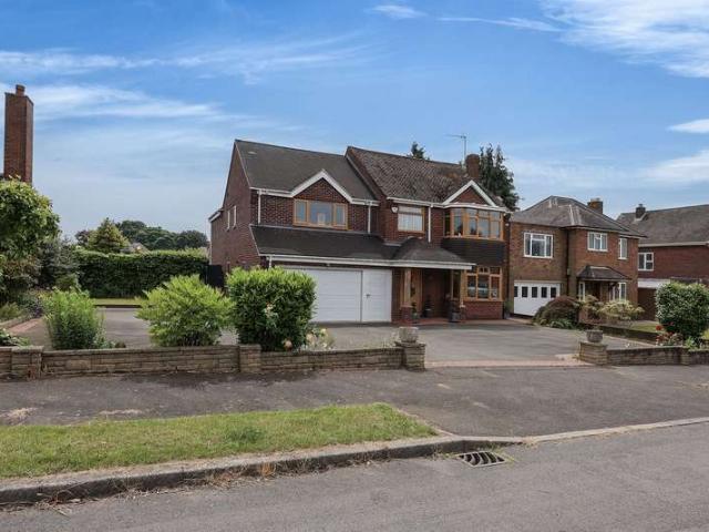 4 Bedroom Detached House