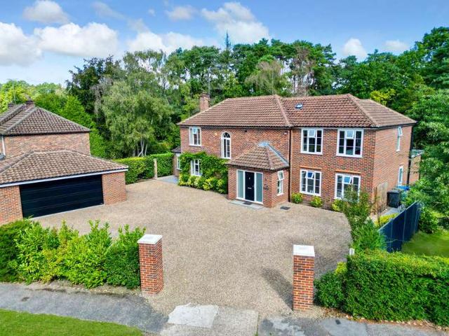 4 Bedroom Detached House