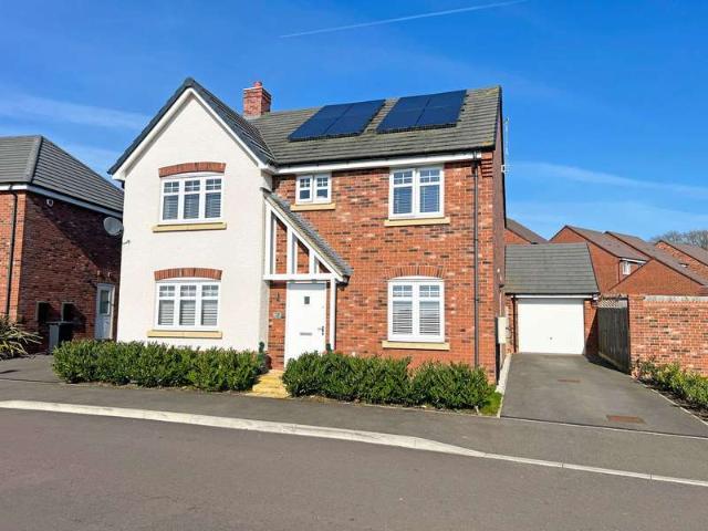 4 Bedroom Detached House