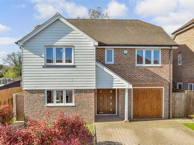 4 Bedroom Detached House