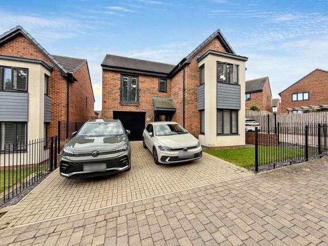 4 Bedroom Detached House