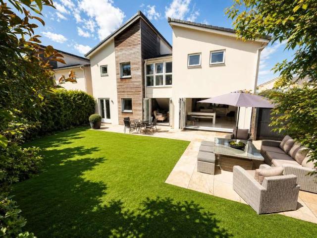 4 Bedroom Detached House