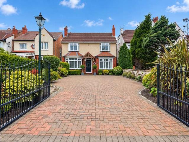 4 Bedroom Detached House