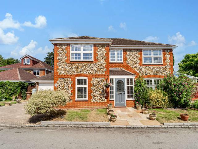 4 Bedroom Detached House