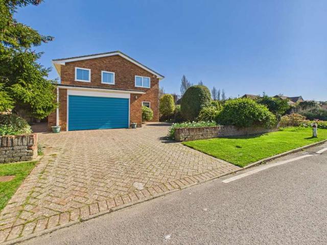 4 Bedroom Detached House