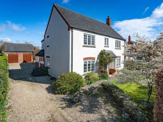 4 Bedroom Detached House
