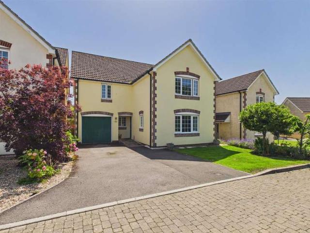 4 Bedroom Detached House