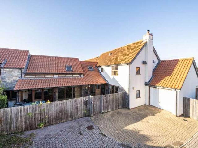 4 Bedroom Detached House