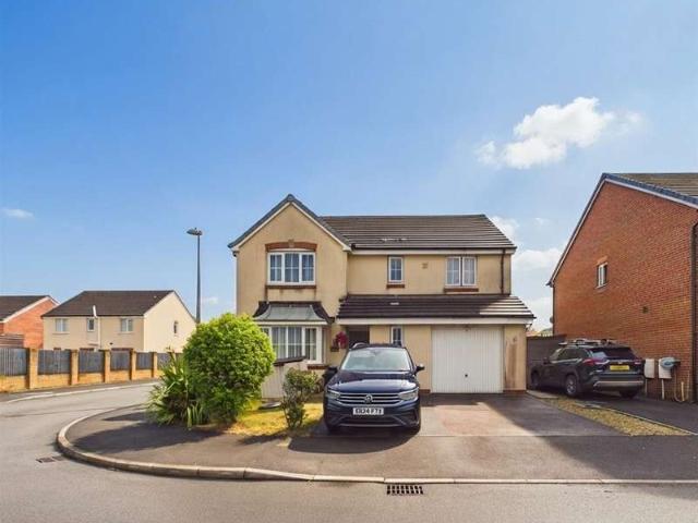 4 Bedroom Detached House