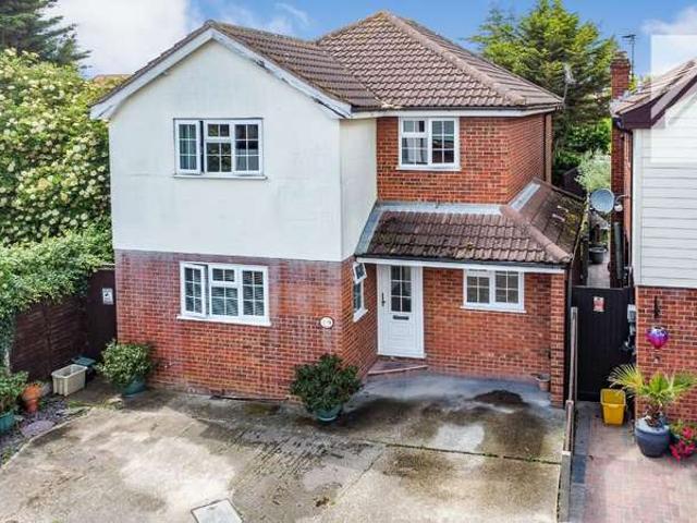 4 Bedroom Detached House