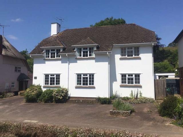 4 Bedroom Detached House