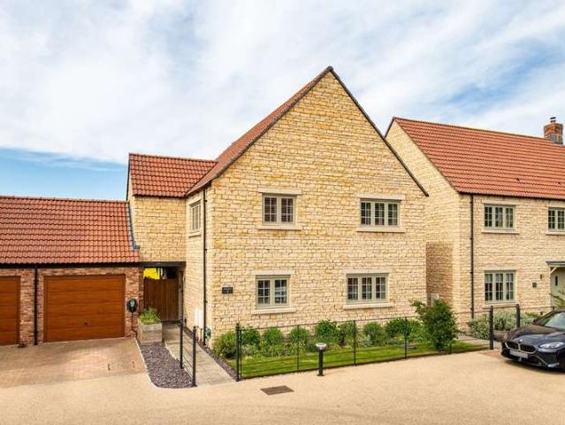 4 Bedroom Detached House