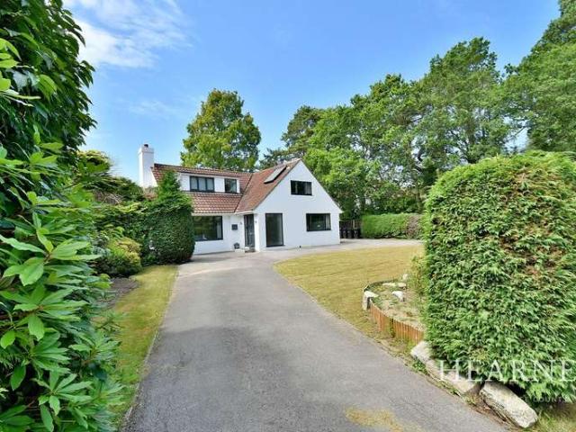 4 Bedroom Detached House