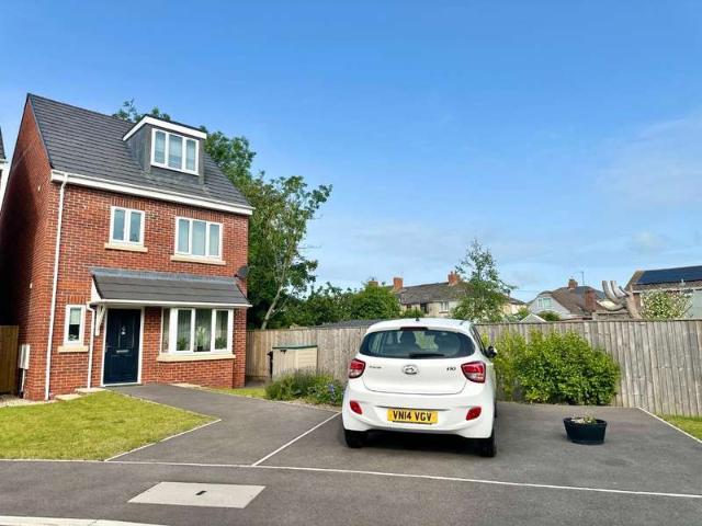 4 Bedroom Detached House