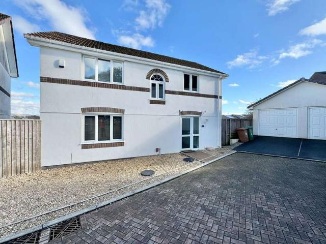 4 Bedroom Detached House