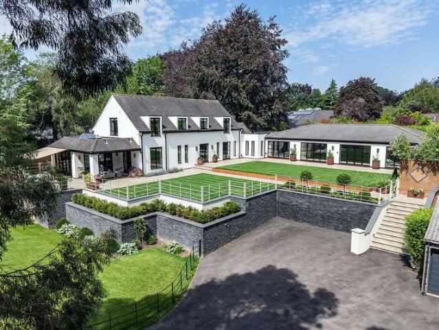 4 Bedroom Detached House