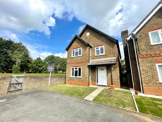 4 BEDROOM Detached House
