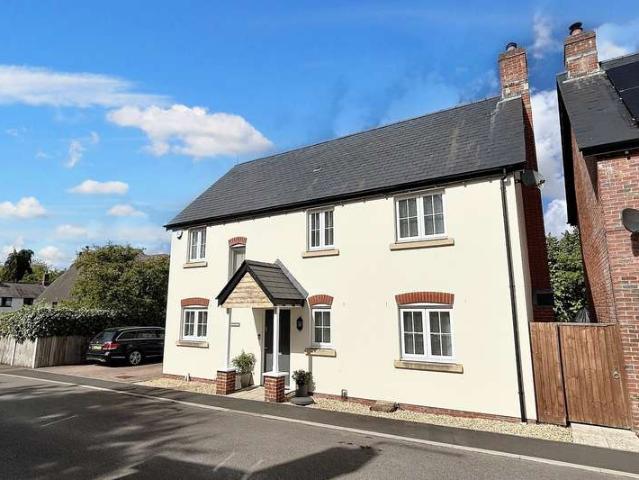 4 Bedroom Detached House
