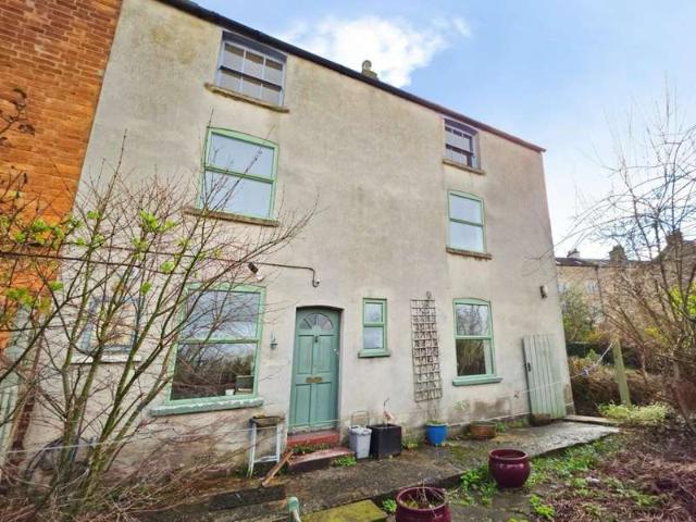4 Bedroom Detached House