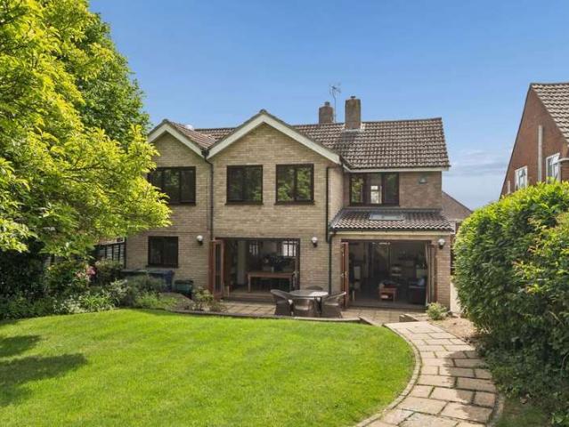 4 Bedroom Detached House