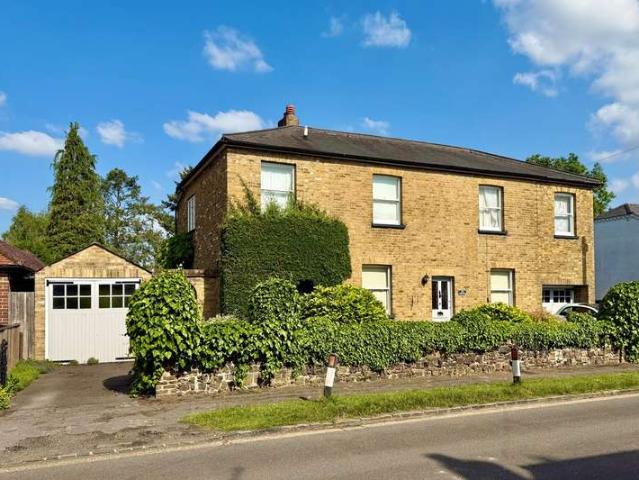 4 Bedroom Detached House