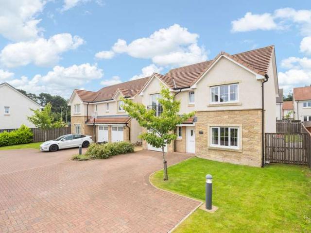 4 Bedroom Detached House