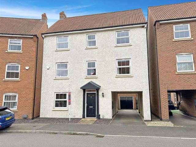 4 Bedroom Detached House