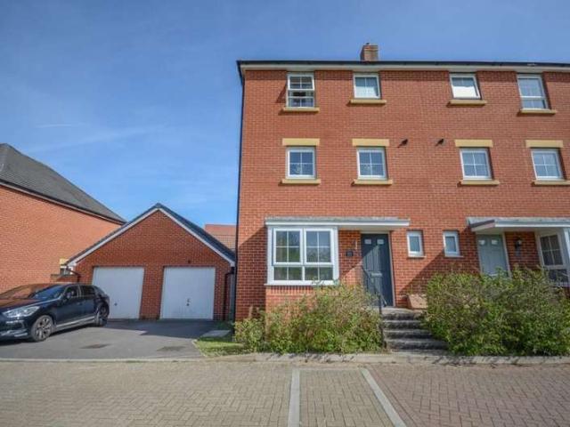 4 Bedroom Detached House