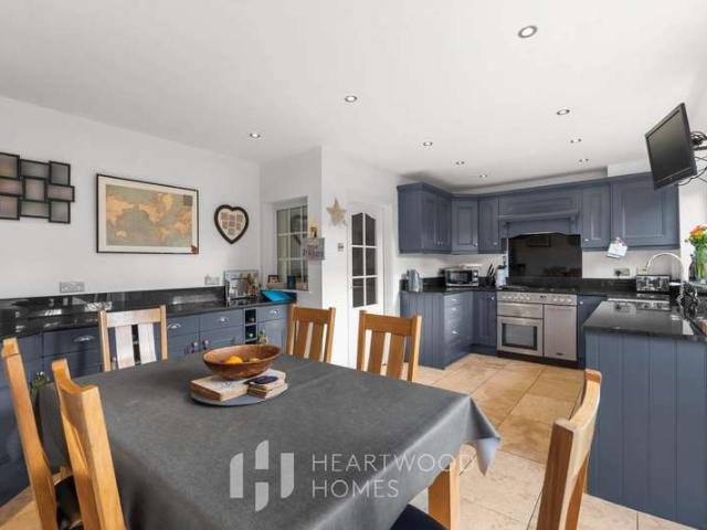 4 Bedroom Detached House