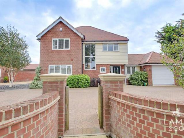 4 Bedroom Detached House