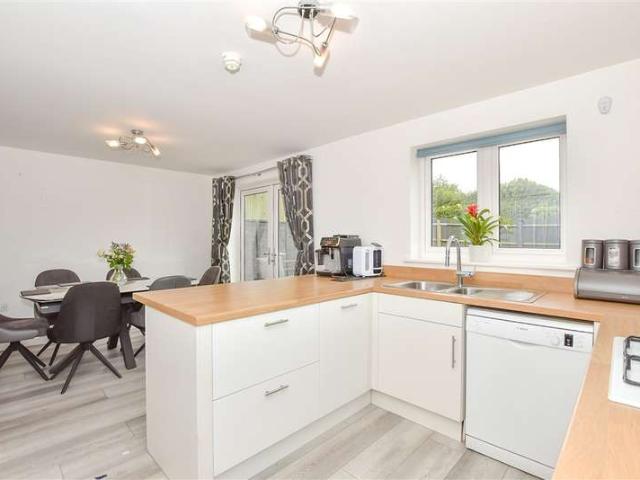 4 Bedroom Detached House