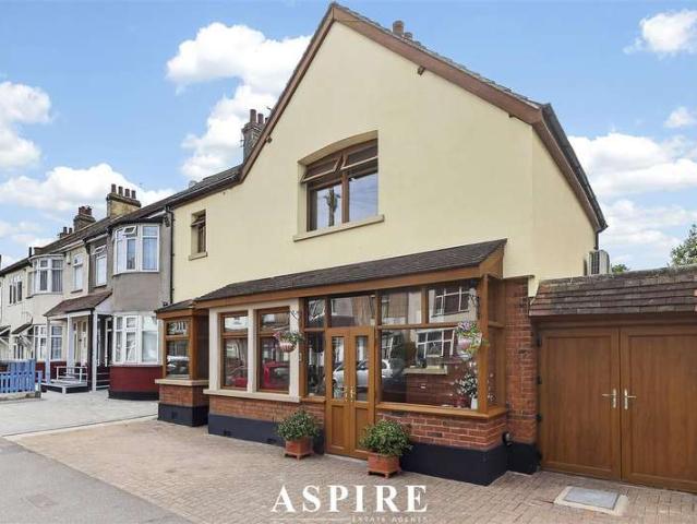 4 Bedroom Detached House