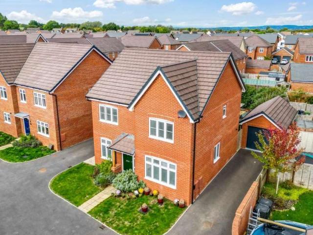 4 Bedroom Detached House
