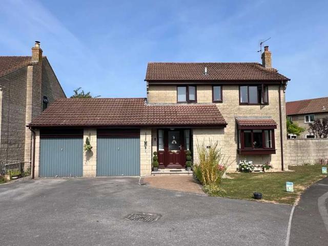4 Bedroom Detached House