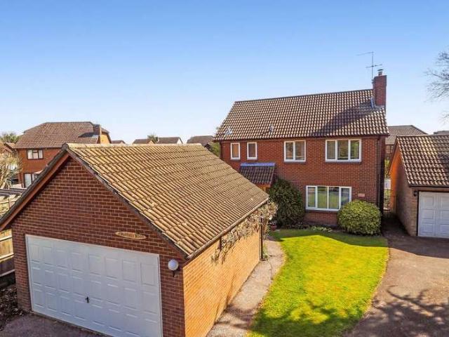 4 Bedroom Detached House