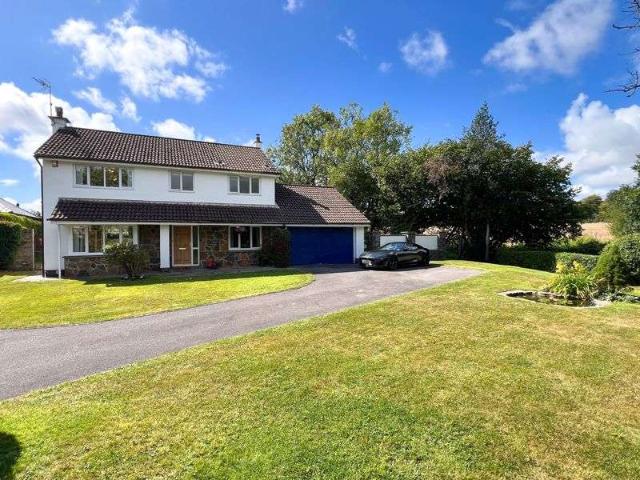 4 Bedroom Detached House