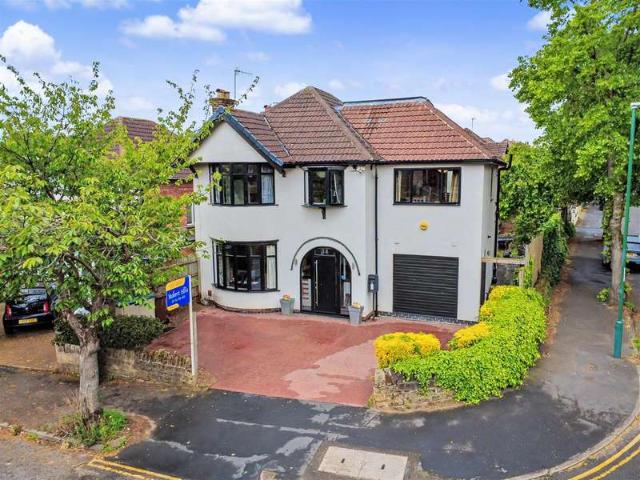 4 Bedroom Detached House