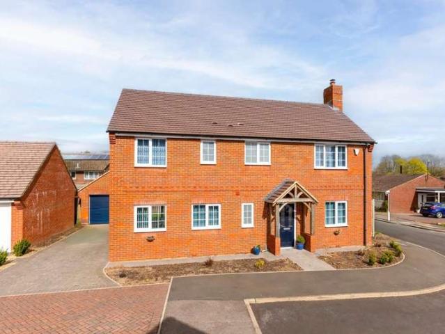 4 Bedroom Detached House