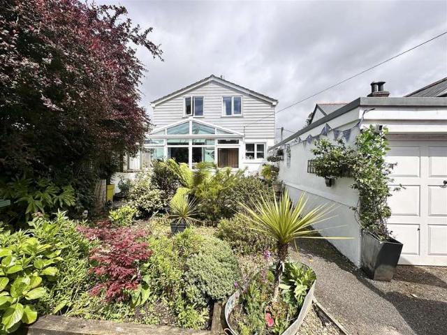 4 Bedroom Detached House