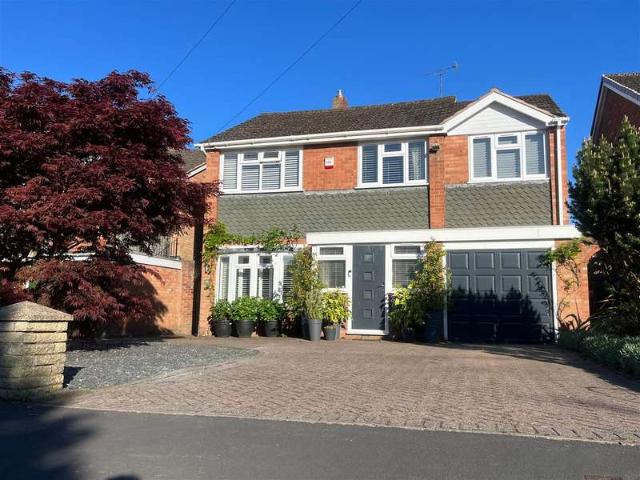 4 Bedroom Detached House