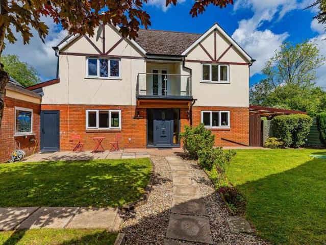 4 Bedroom Detached House