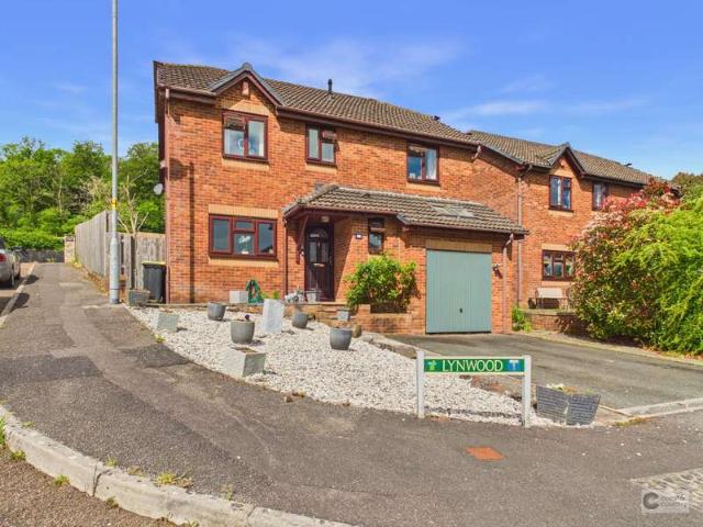 4 Bedroom Detached House