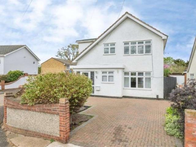 4 Bedroom Detached House