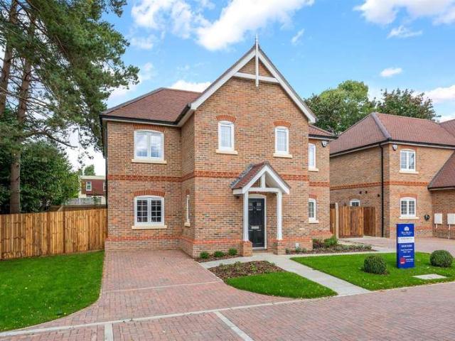 4 Bedroom Detached House