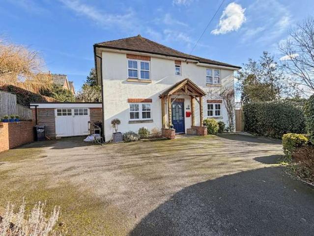 4 Bedroom Detached House